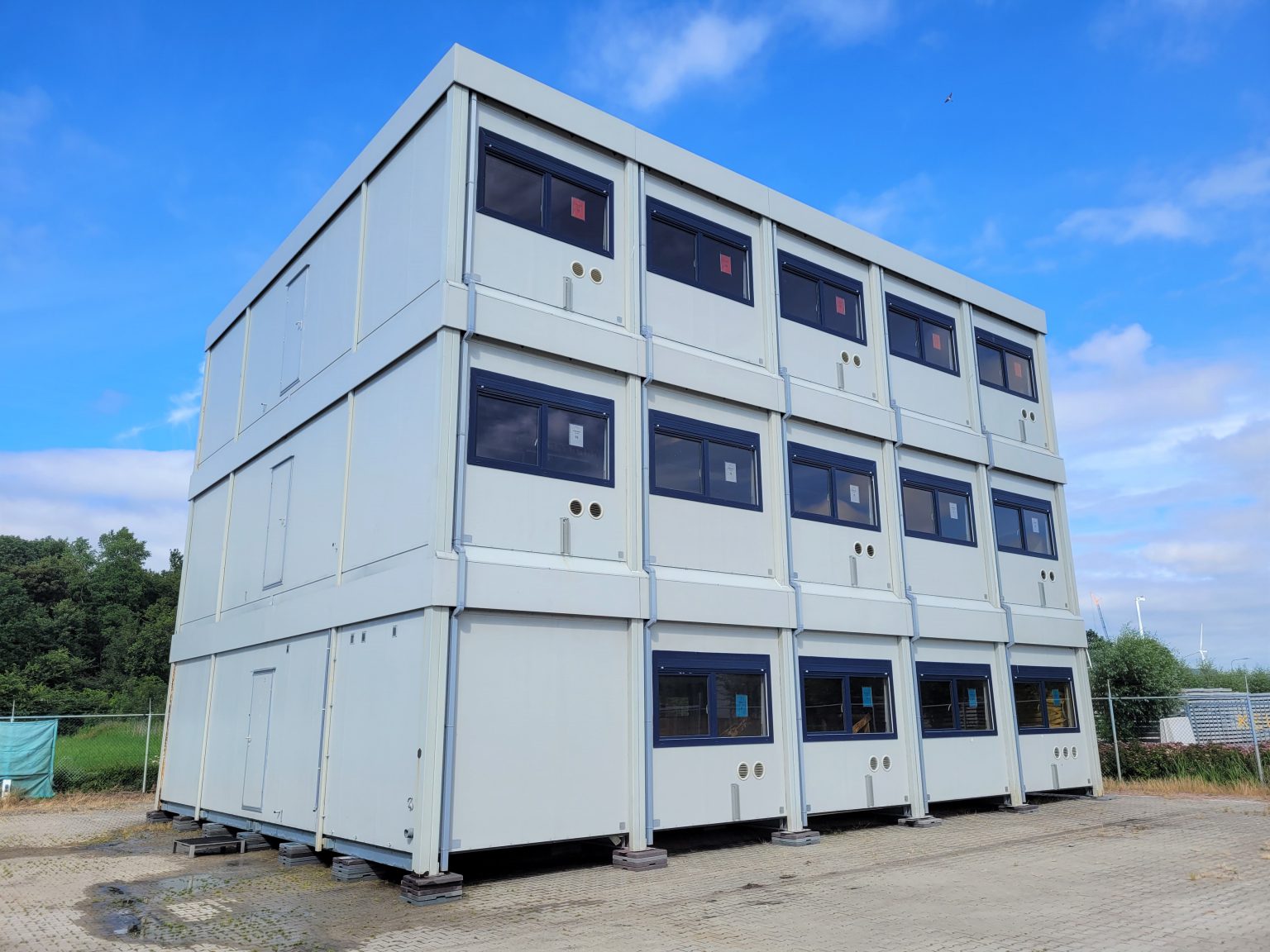 Per direct beschikbaar - 15 units 3x12m (3 laags) – ‘Portakabin’ - Unit ...